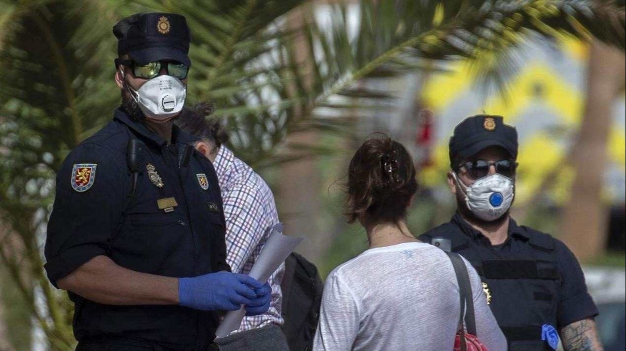 实在太难了!美国医生抗疫期发出感叹,战胜愚蠢比对抗新冠还难