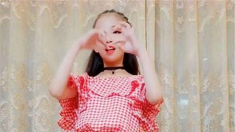 童模《答案》手势舞,与生俱来的气质真是太美,瞬间圈粉无数!