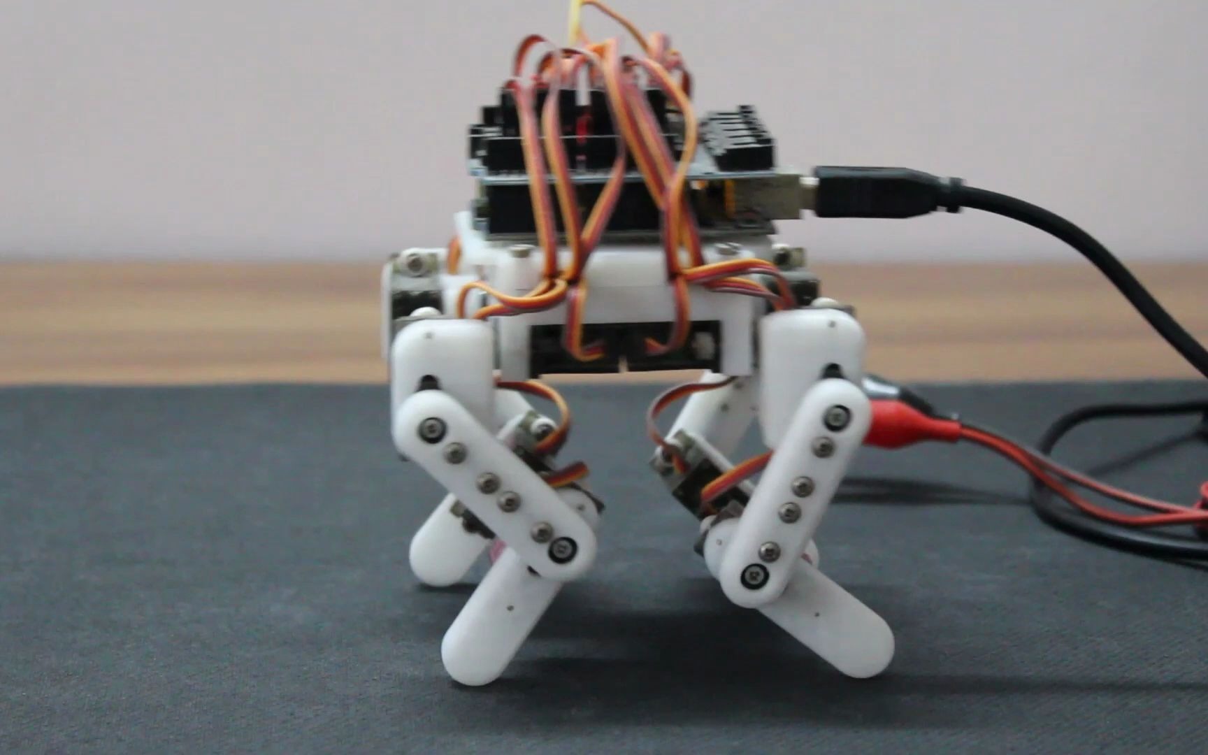 Arduino 迷你四足机器人