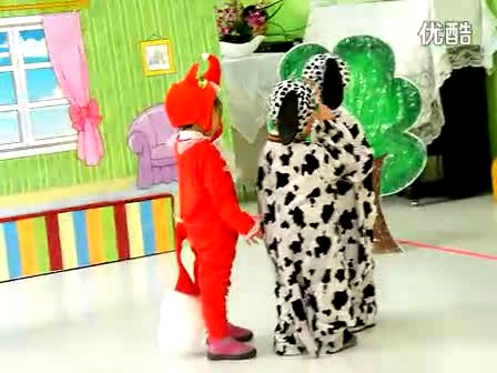 艺术幼儿园笑笑三班话剧表演--小熊请客