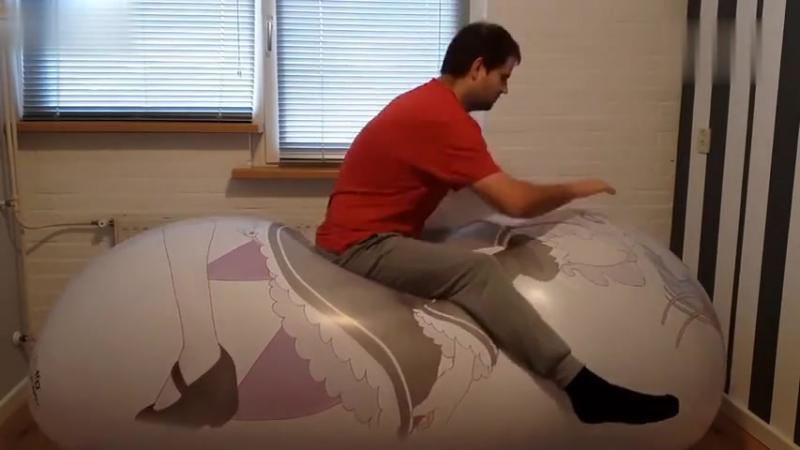 骑炸热胀的蕾姆充气抱枕