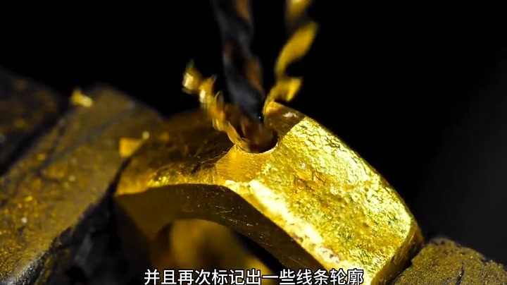 如何制作一款创意十足的钻戒?这个视频就会告诉你