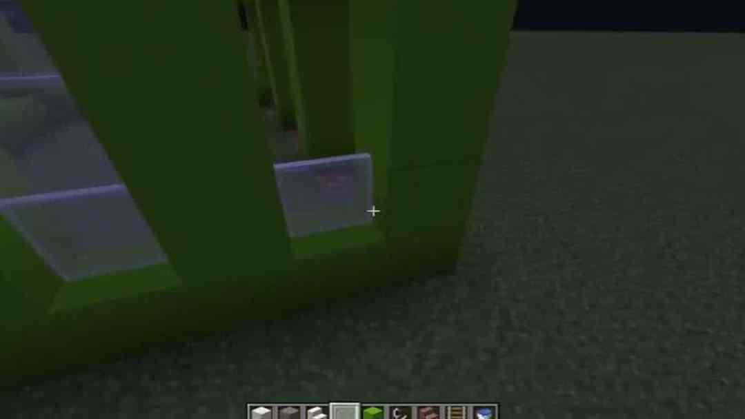 我的世界:正面我们准备放上白色的染色玻璃,那么来看看效果吧