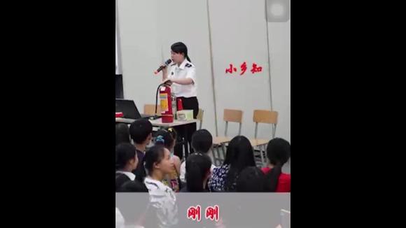 在厨房里千万注意不要做这5件事情,会出现重大安全事故!