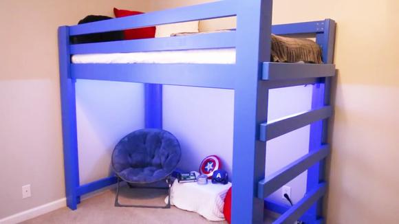 看国外木工小伙如何自己动手制作实木阁楼床