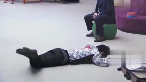 教练都让羽生结弦给熬老了,他还是个宝宝