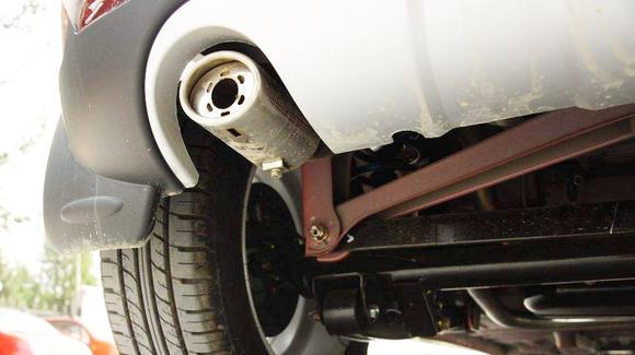 新手买车,单边排气管和双边排气管到底哪个更好?老司机说了实话