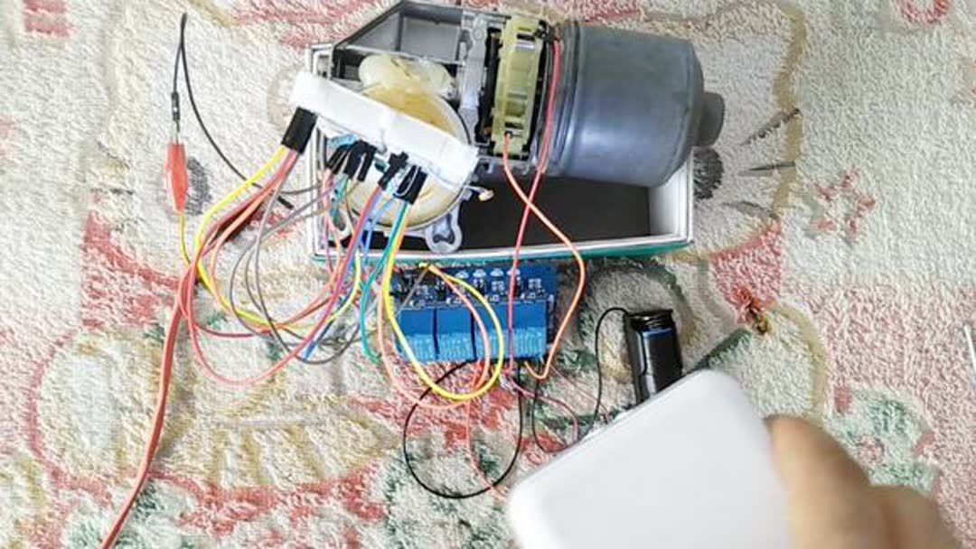 用单片机制作的太阳能跟踪系统,欢迎欣赏