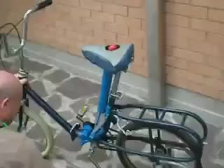 这款自行车的设计者多受欢迎