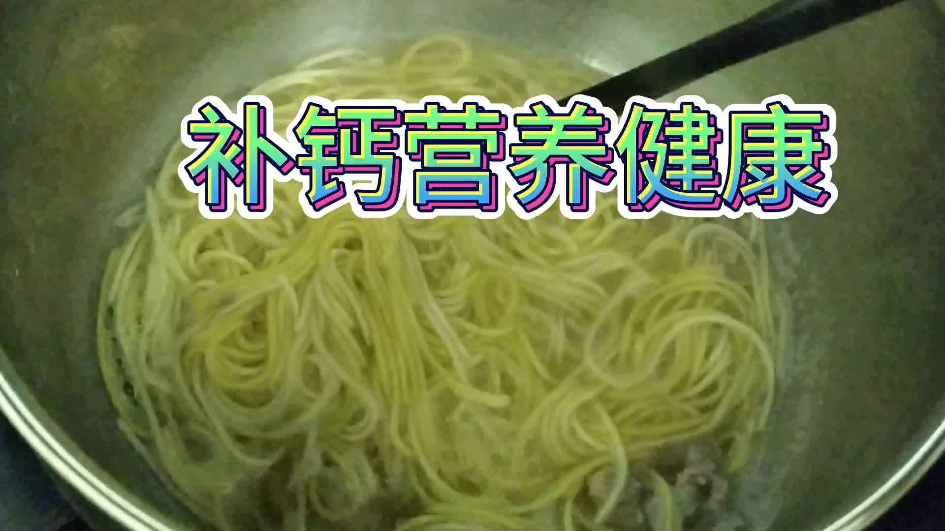 宝宝辅食吃什么这道辅食很营养补钙,8个月后吃它可促发育