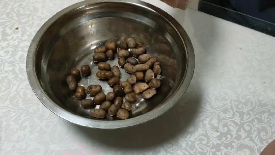 这位大叔在吃的东西,你尝过吗?