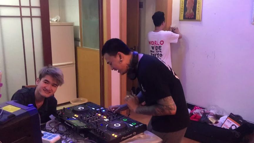 Dj在家打碟,如何做灯光效果? #dj #scratch #杭州dj培训 #热门