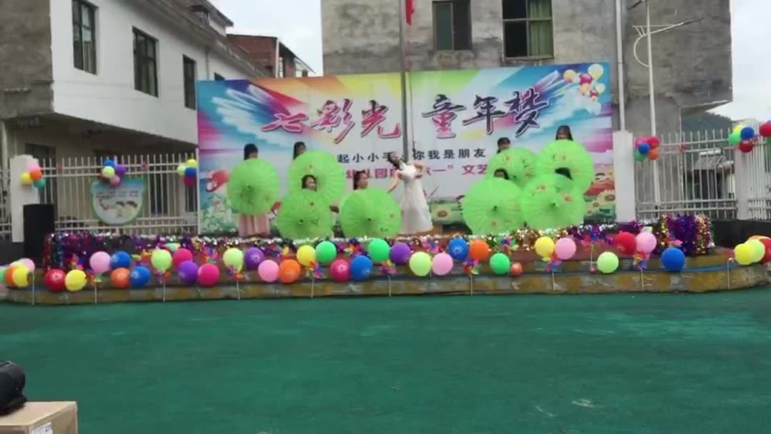 烟花三月下扬州伞舞