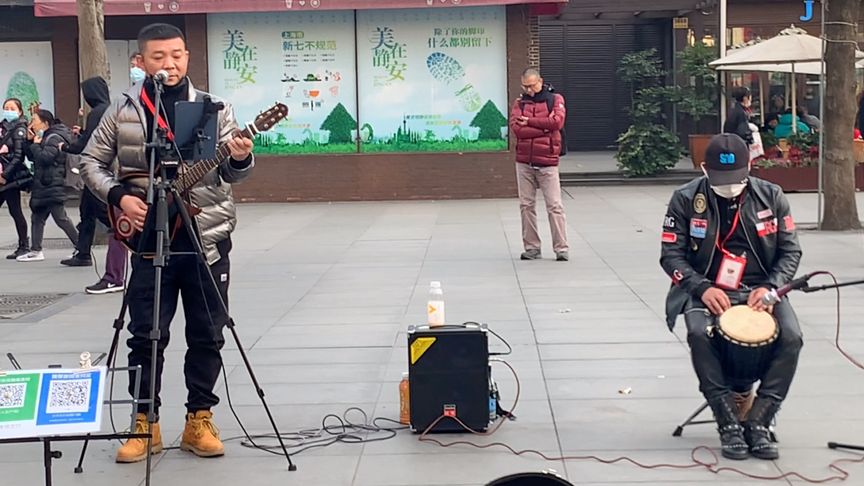 轻轻敲醒沉睡的心灵,慢慢张开你的眼睛:流行金曲《明天会更好》