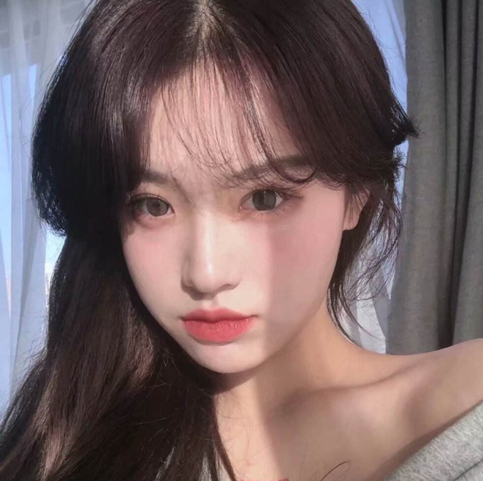 黑色西装白色领结- 