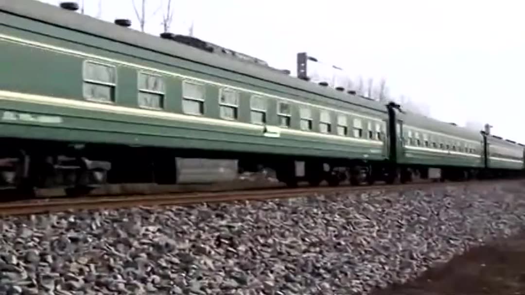 火车行驶视频集锦 高速行驶的火车视频