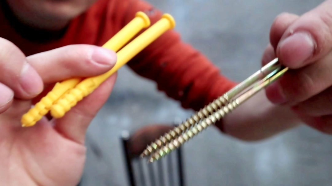 原来固定壁柜的螺栓是这样的,别小看这十厘米长,30年都不松动!