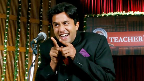 小伙故意将同学发言稿改写,不料同学闹了大笑话,太损了!