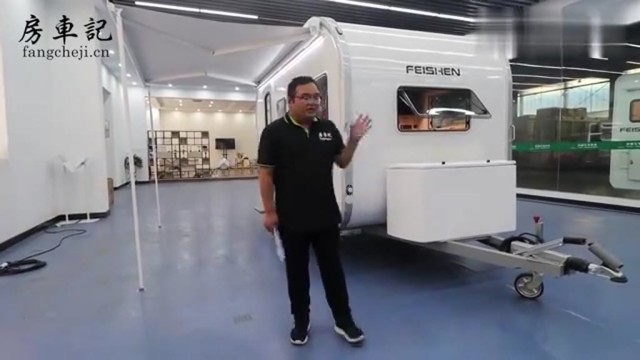 采用三明治复合车身结构打造,设施齐全布局合理,可同时居住四人