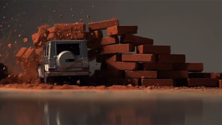 各种车模极端碰撞之撞击红砖墙