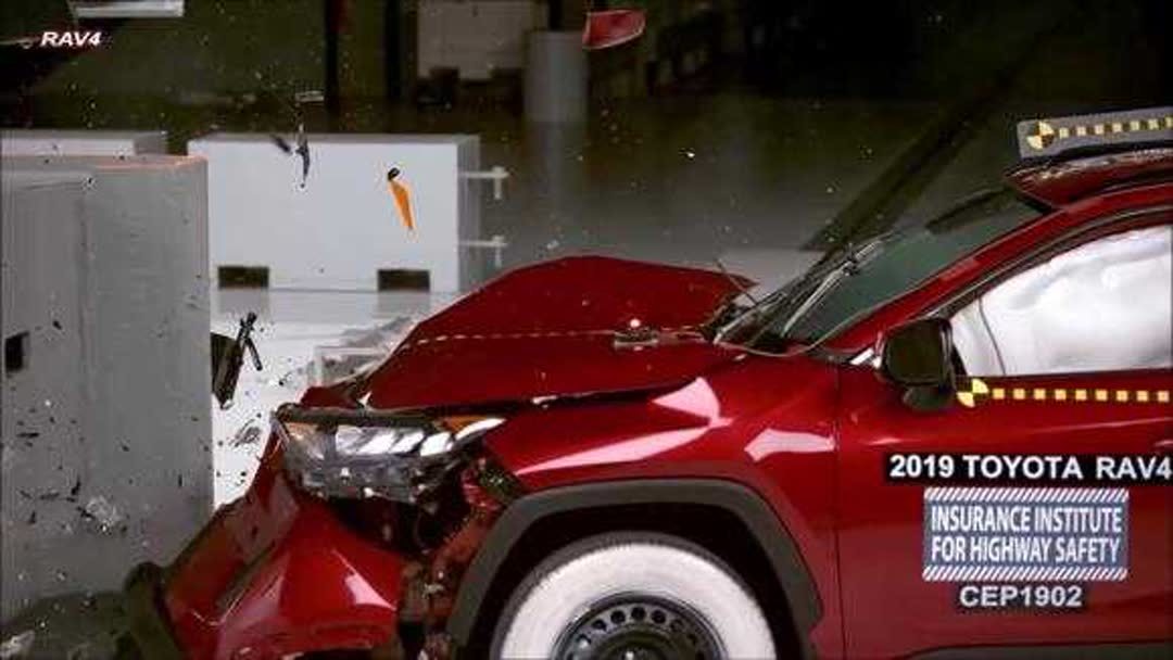 2019款碰撞测试,表现最好的4款SUV:CR-V、指南者、途观和RAV4!