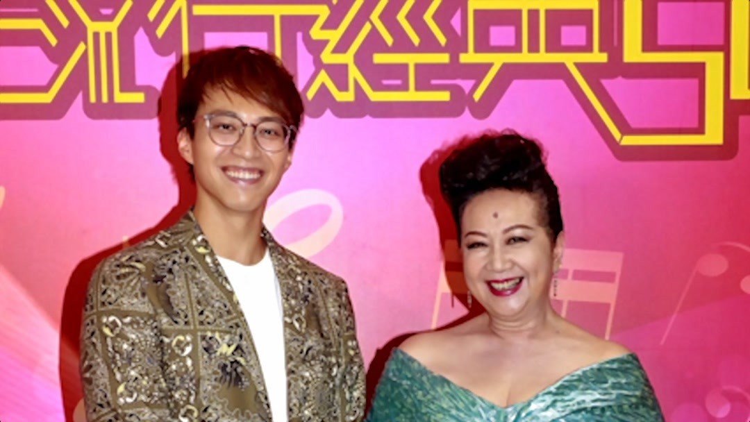 被传“母子恋”薛家燕调侃吴业坤 张宝儿袁伟豪讨论结婚计划