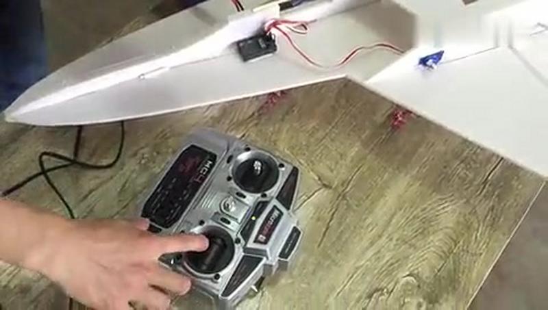 鹰飞航模MC遥控器对码教程