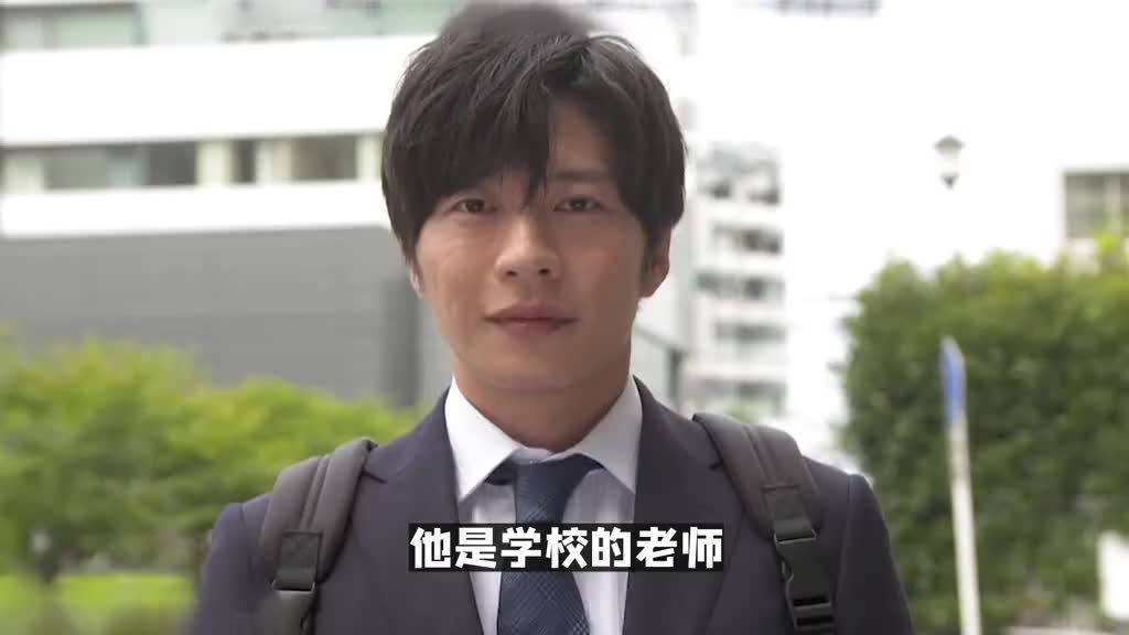 学生上课从不问好,老师反而要下跪道歉