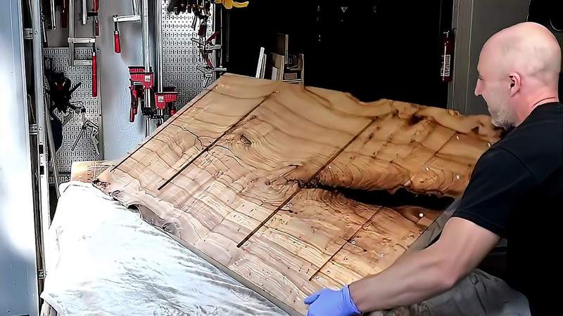 外国手工大神,纯手工制作价值30000木桌全过程