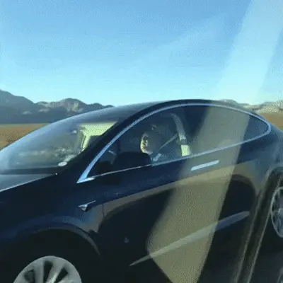 ...但真正经过实际考验的只有特斯拉Autopolit,这不,又一美国老司机在...