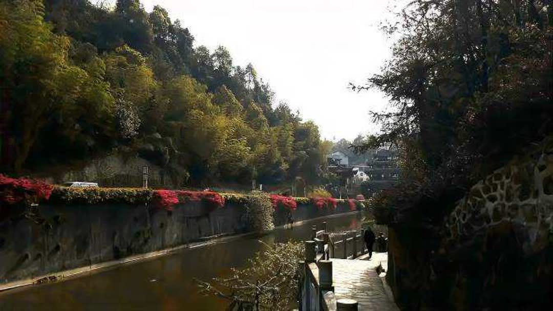 由苏州园林设计院设计,地方民间艺人承建,恩施土司城(五)