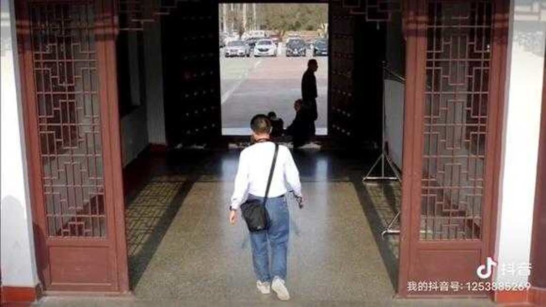 大疆御2哈苏版,中国的无人机质量不错,跟随录视频!