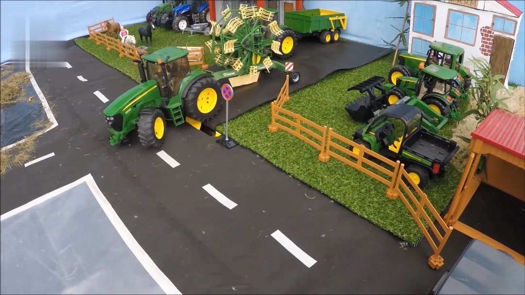 工程车挖掘机儿童动画 第35集 工程车开始运输稻草