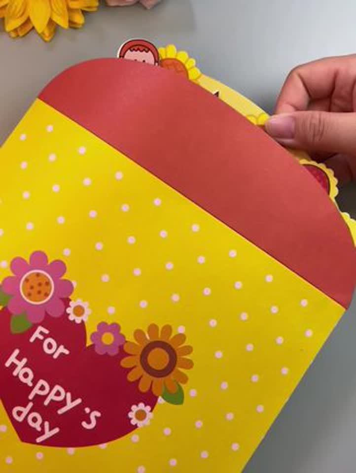 ...小朋友自己就能动手制作哦,不用剪刀不用画,一撕一贴就能完成了,...