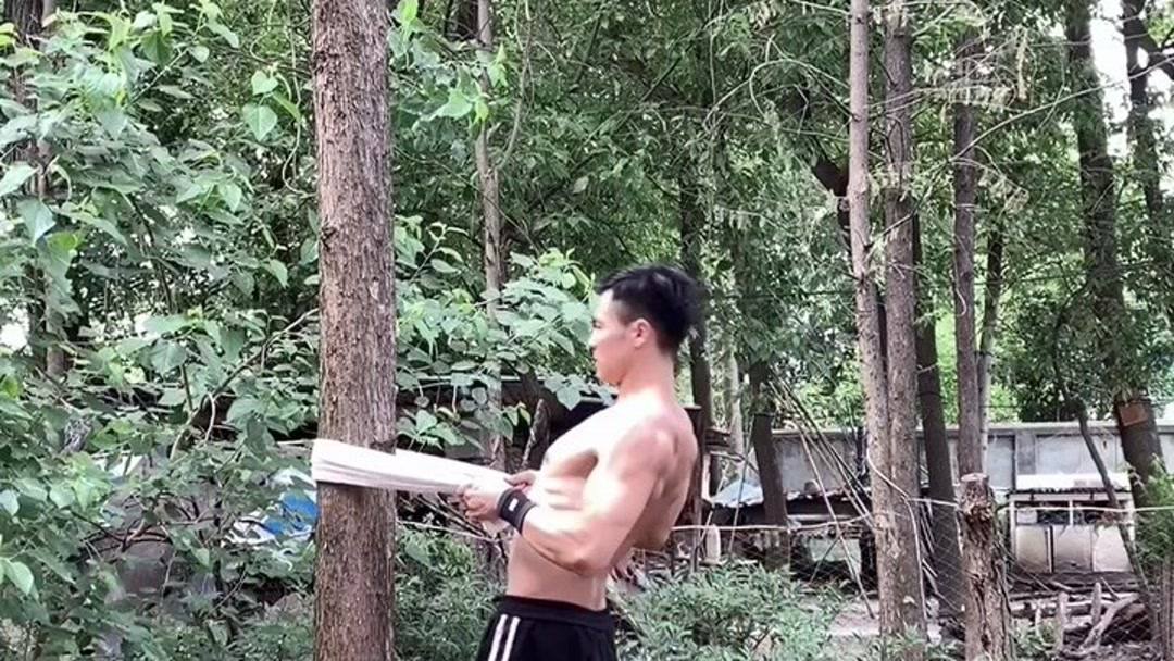 从零开始,如何完成一个标准引体?