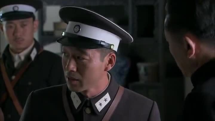 男子和算盘高手比赛打算盘计数,心算了得,赢得对方的...