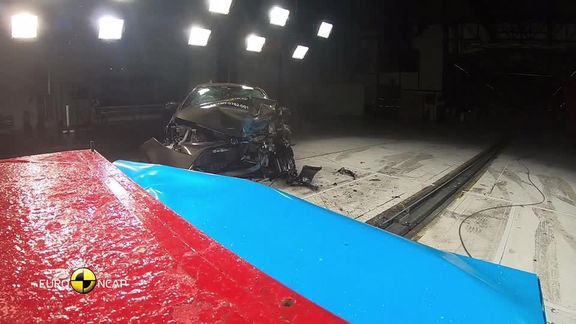 这就是TNGA架构!看看2019款丰田卡罗拉最新碰撞测试【来自懂车帝...