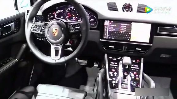 实拍新款保时捷卡宴