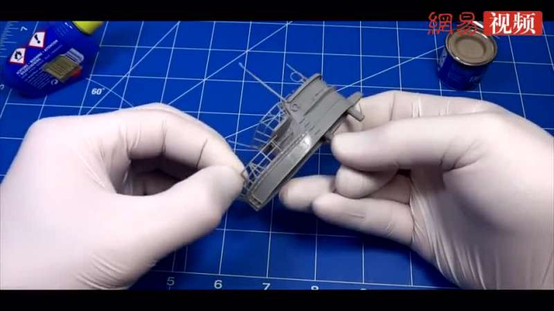 大神制作一条逼真的潜艇模型