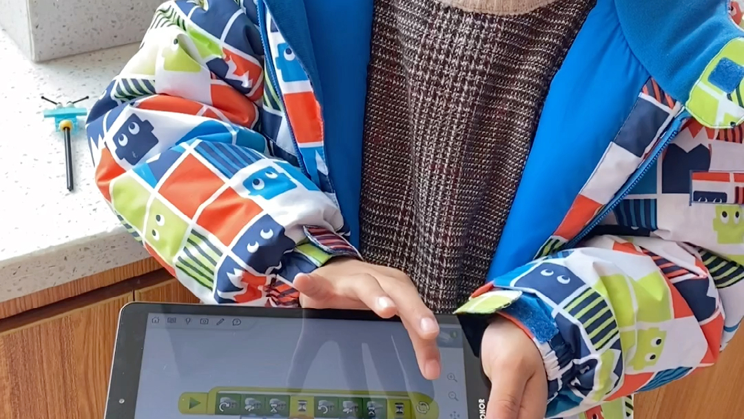 小栈编程首届年度评选-机器人趣味编程组-程泓杰