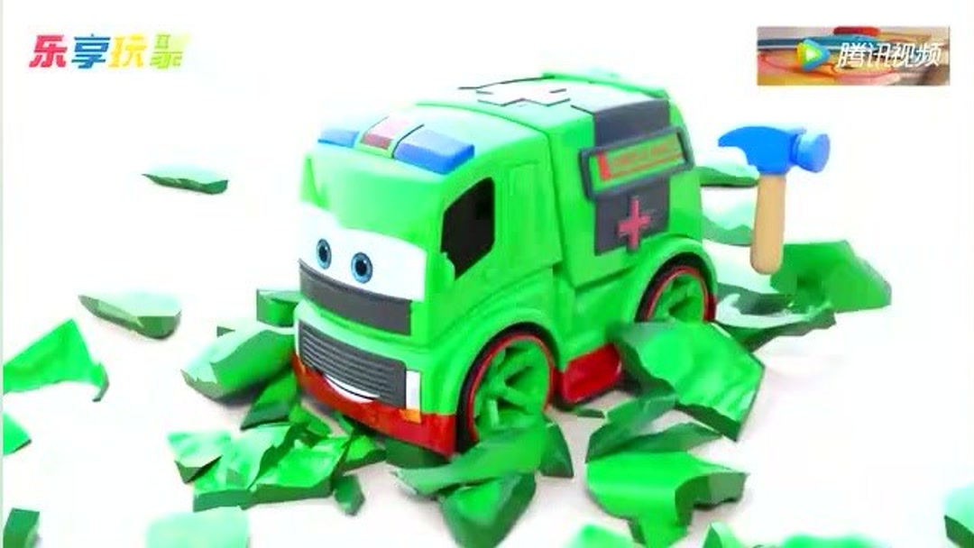 汽车益智动画:涂装成各种颜色的救护车