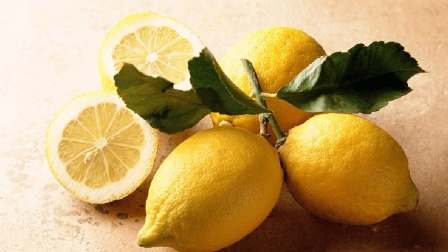 柠檬泡水喝的5大好处,常喝可以美白皮肤,尤其适合夏天