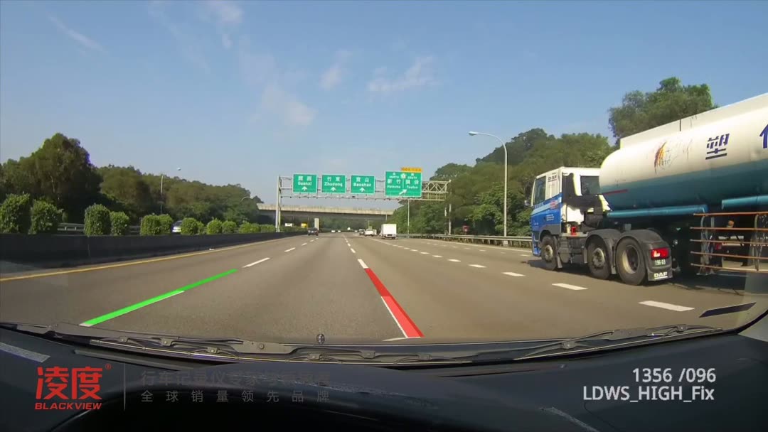 凌度BL960安霸A7行车记录仪 轨道偏移预警实拍视频
