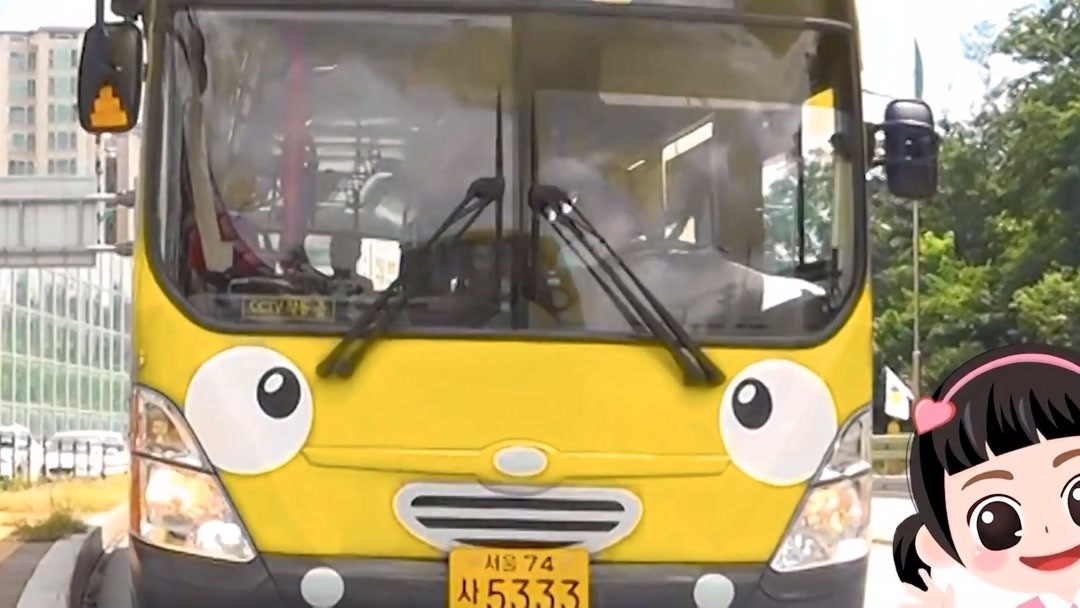 校车安全很重要!大家都要注意安全哦!