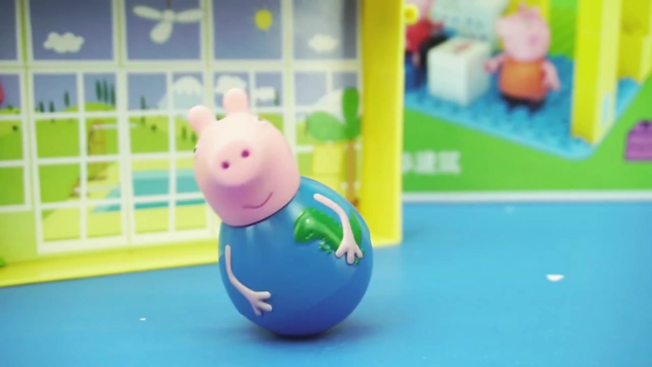 小猪佩奇的不倒翁玩具,怎么推都不倒!