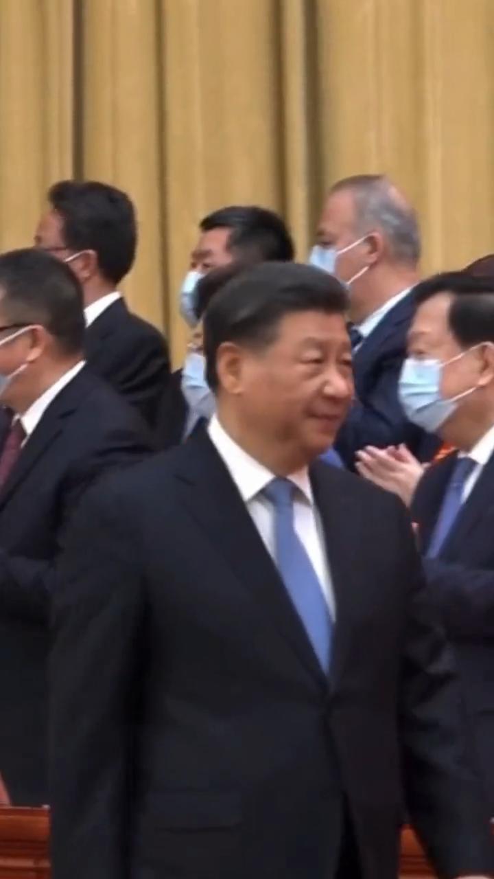 ...一次会议开幕会4日15时在人民大会堂举行,习近平等党和国家领导人...