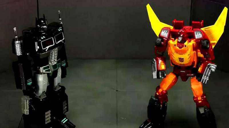 趣动画:变形金刚擎天柱擂台大对决