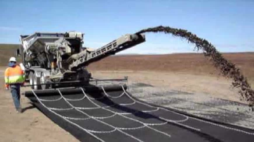 第一次见这种道路施工机械,看到最后没看懂,有懂行的解释一下吗