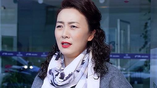 芳姨想要自己回家住,竟把拿银行卡交给冯立业,真是操碎了心