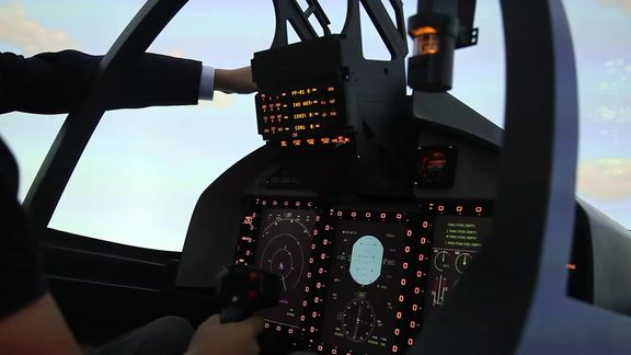 小日老师坐飞机!飞行模拟器亮相第十七届北京国际航空展